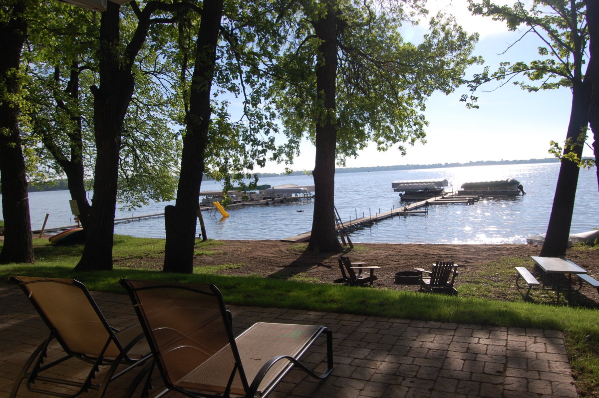 Lund's Lakeside Resort | Go Camping America