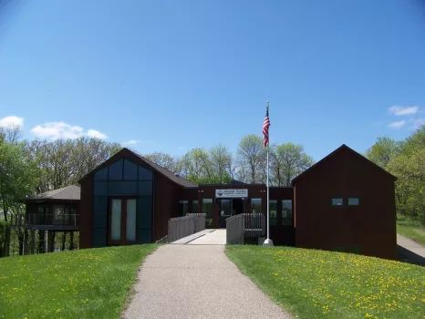 Prairie Woods Environmental Learning Center | Explore Minnesota