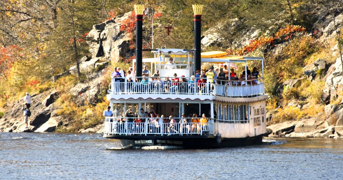 Taylors Falls Scenic Boat Tours | Explore Minnesota