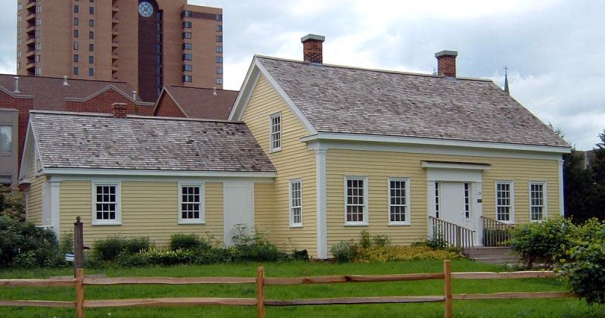 Fourth of July at the Ard Godfrey House, 7/4/21, 1-4 pm | Explore Minnesota
