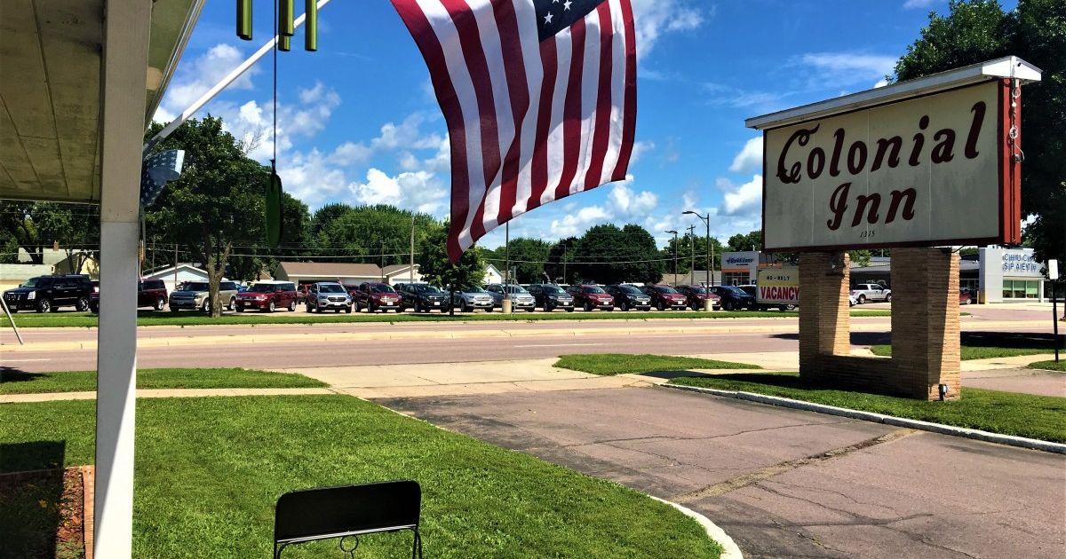 Colonial Inn | Explore Minnesota