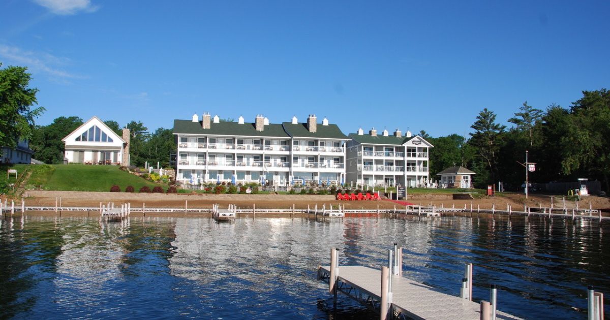 Quarterdeck Resort | Explore Minnesota